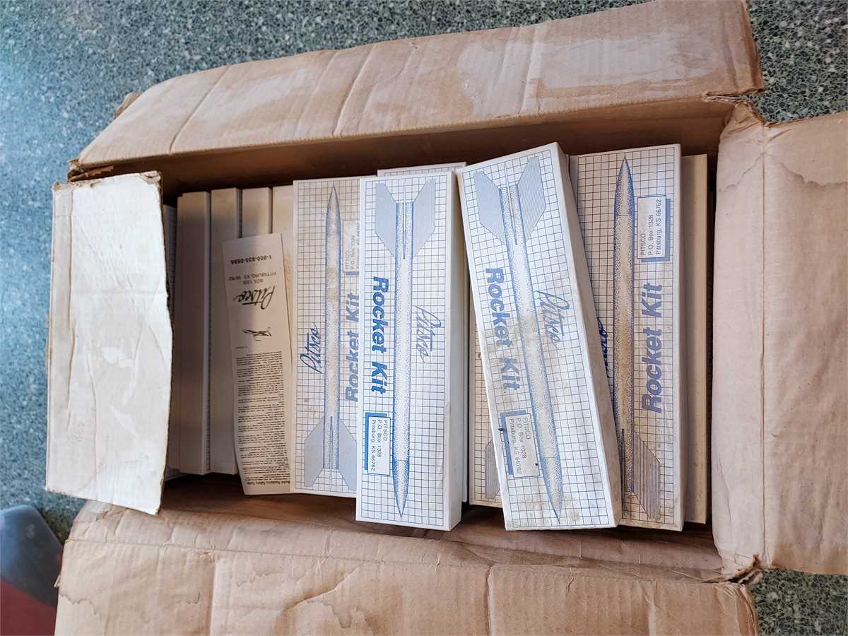 Pitsco Model Rockets Online Government Auctions of Government Surplus ...