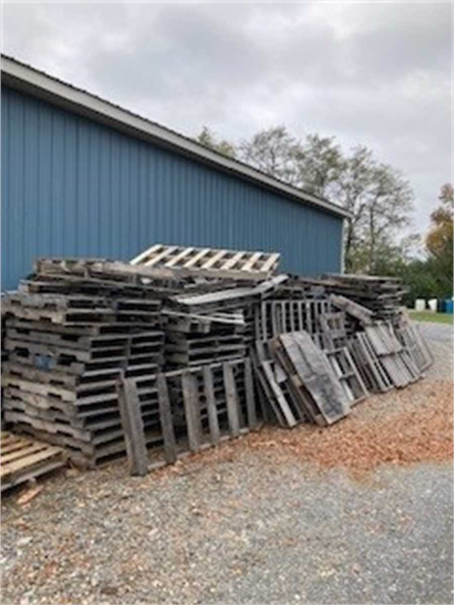 Skids -lot of 20 skids (internal # C20) Online Government Auctions of ...