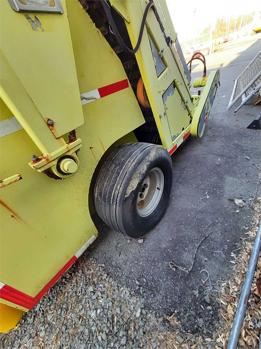 2005 Barber Litter Picker LP-1 - DSS2986 Online Government Auctions of ...