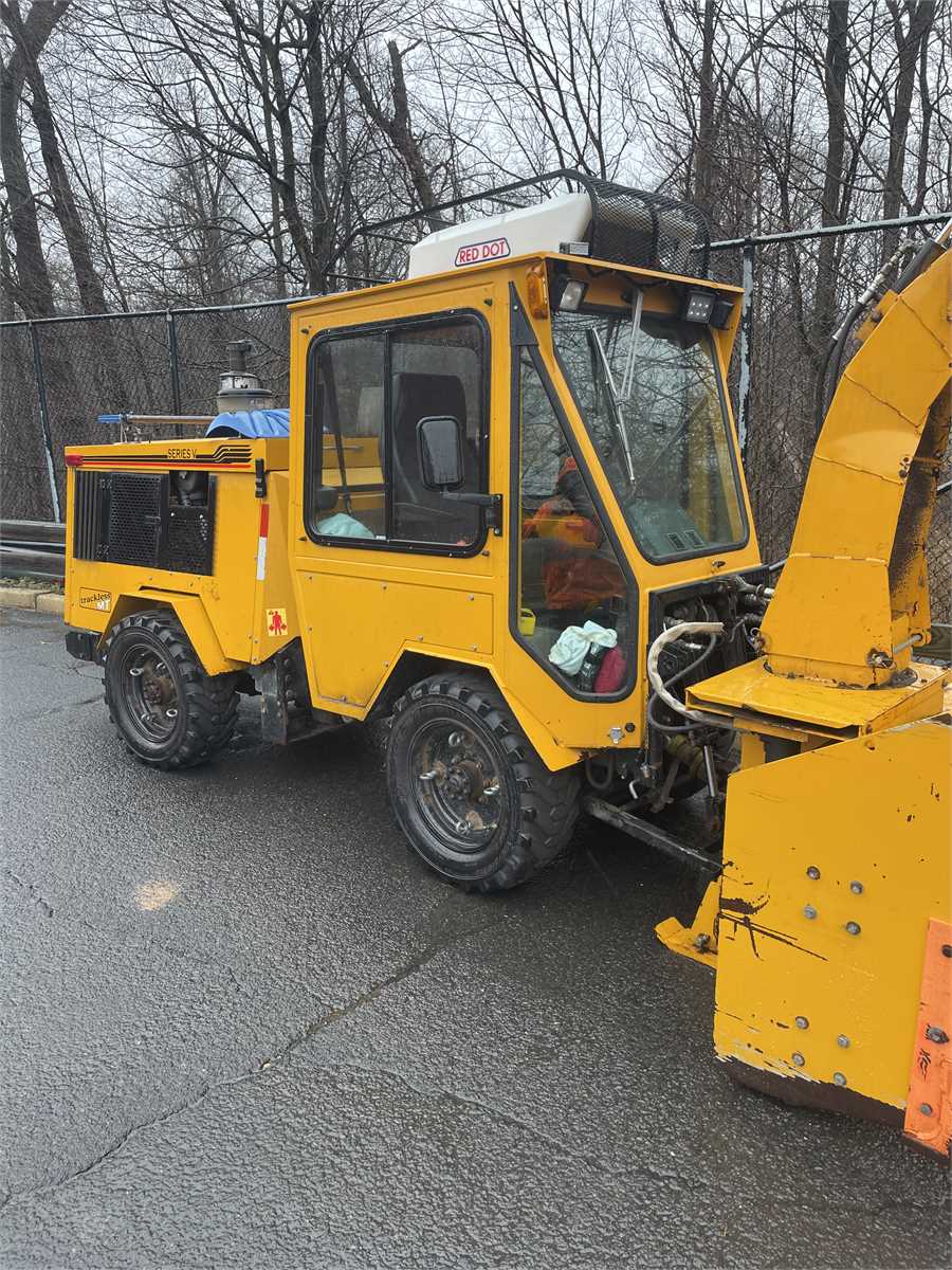 2007 Trackless MT5T, with 5 Attachments Online Government Auctions of ...