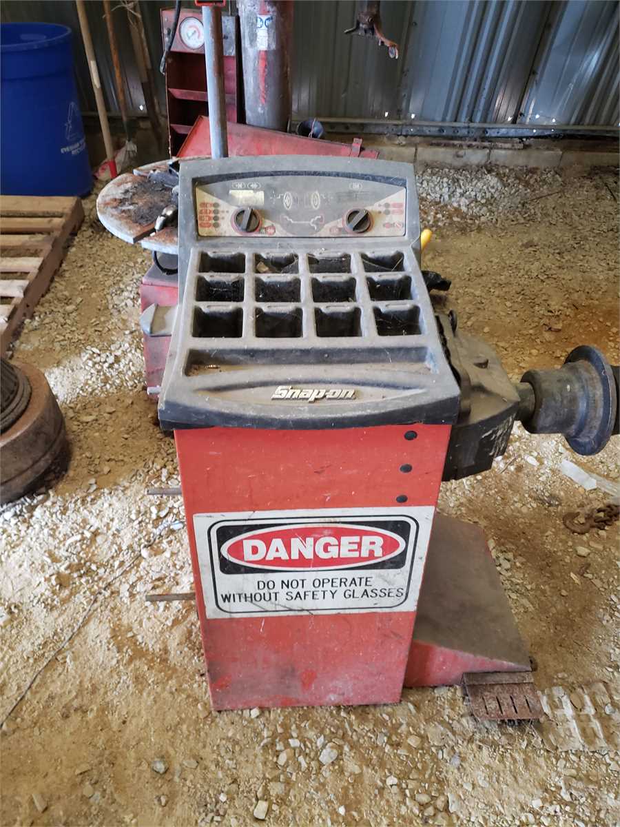 Snap-On Wheel Balancer Online Government Auctions of Government Surplus ...
