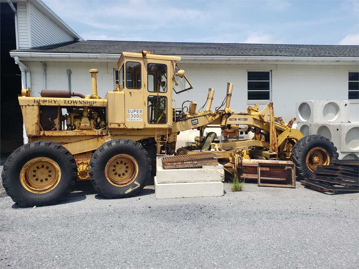 1973 Austin Western Super 300 grader Online Government Auctions of ...