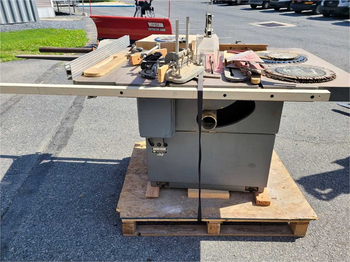 Rockwell RT-40 Table saw Online Government Auctions of Government ...