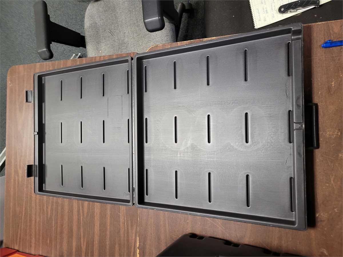 Body Armor/Vest Storage -Locker Case Online Government Auctions of ...