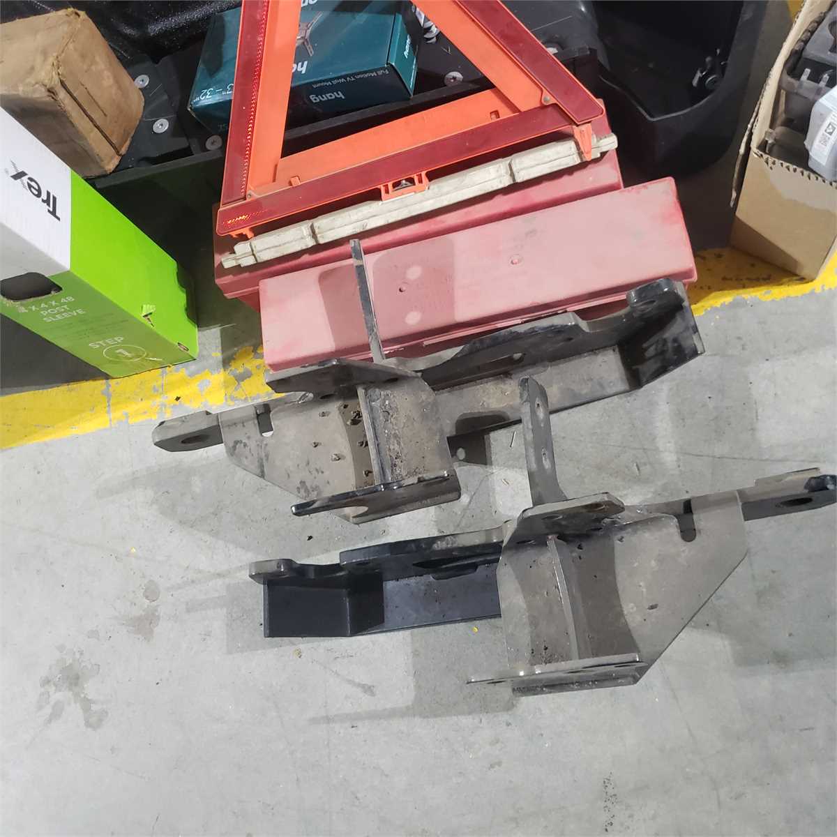 Plow Brackets, hitch & triangles Online Government Auctions of ...