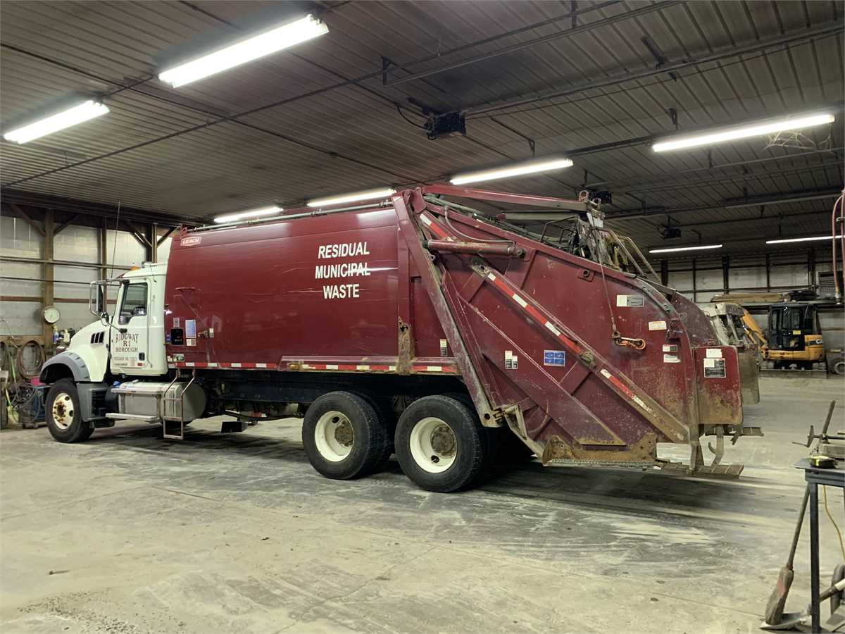 2013 Mack Leach Body Packer Sanitation Truck Online Government Auctions ...