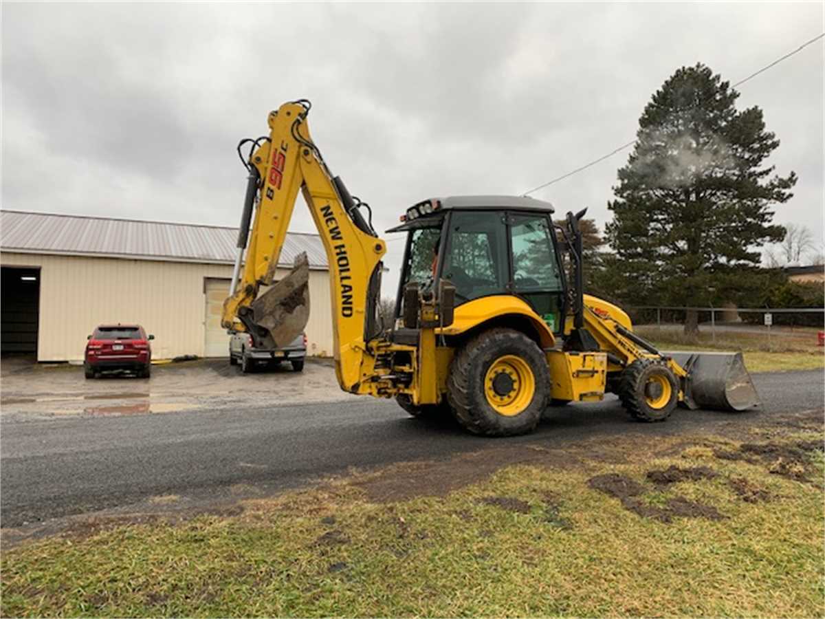 2015 New Holland B95C Backhoe Online Government Auctions of Government ...